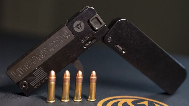 Складаний кишеньковий пістолет LifeCard. Відеоогляд