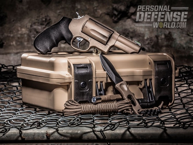 Taurus First 24 Kit: тривожний чемоданчик для найгіршого випадку